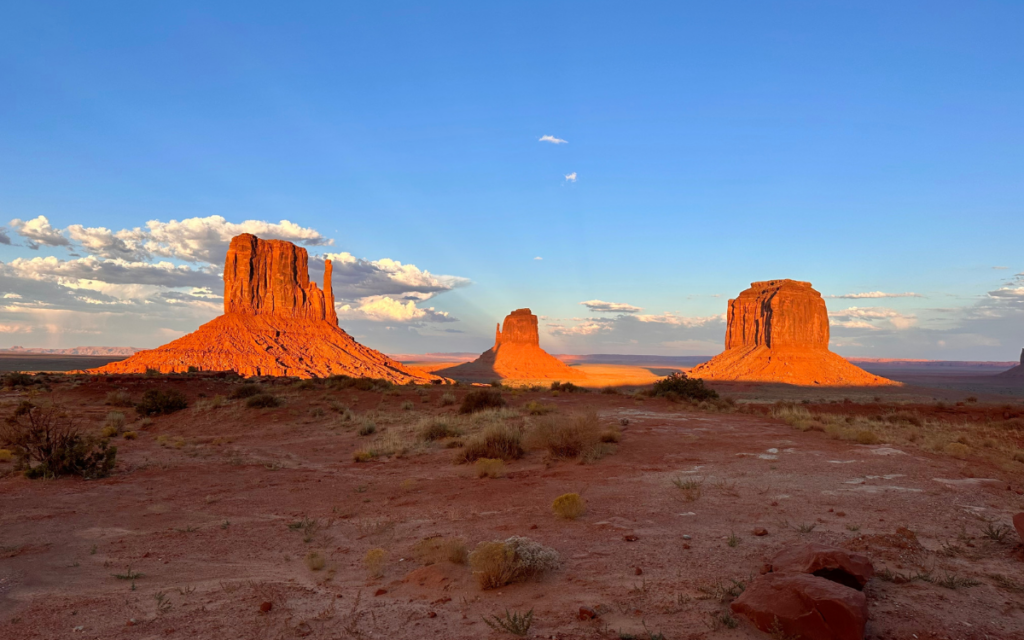 Road Trip to Monument Valley: Where to Stay, the Best Tour + Sunrise ...